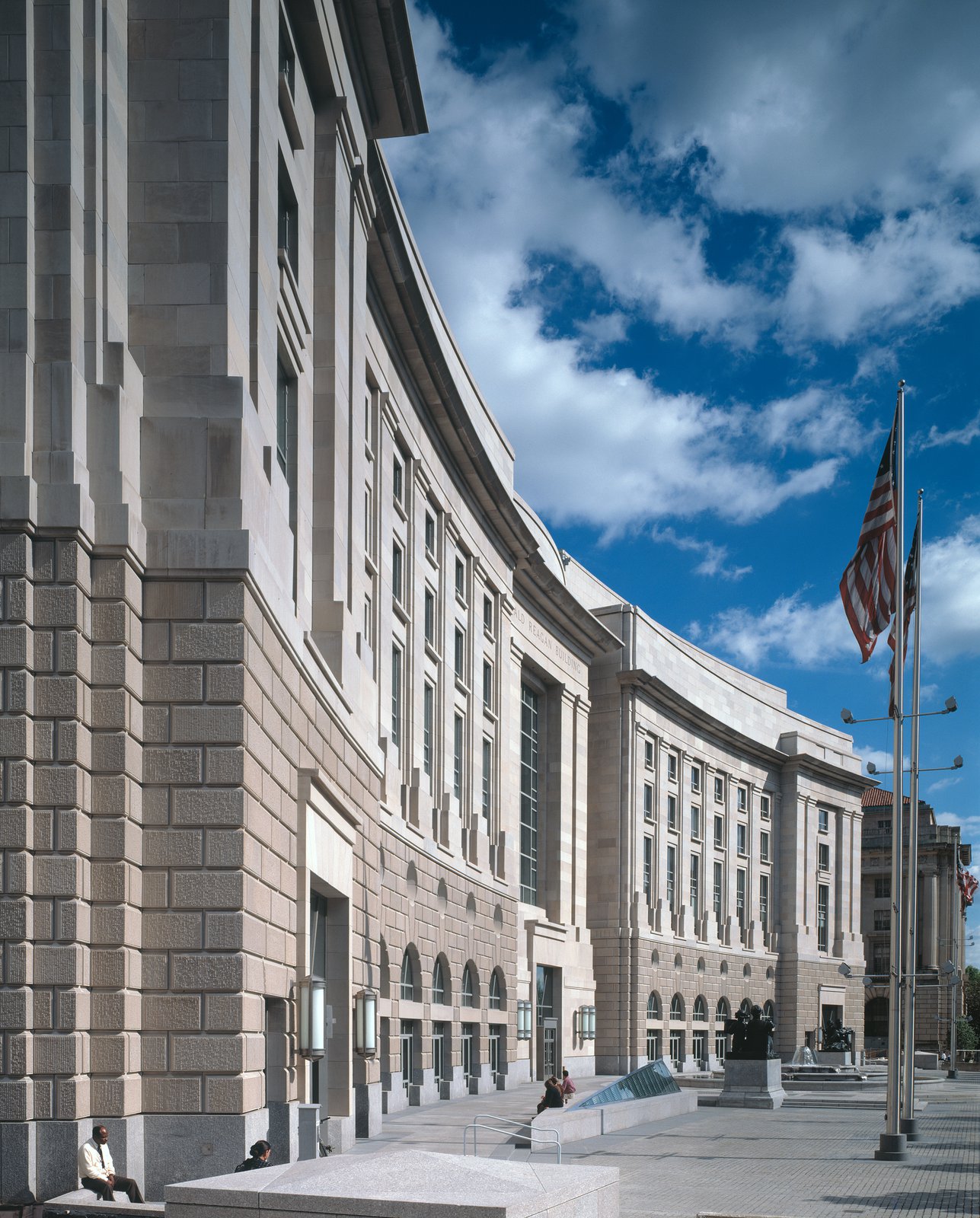 Ronald Reagan Building and International Trade Center | Pei Cobb Freed ...