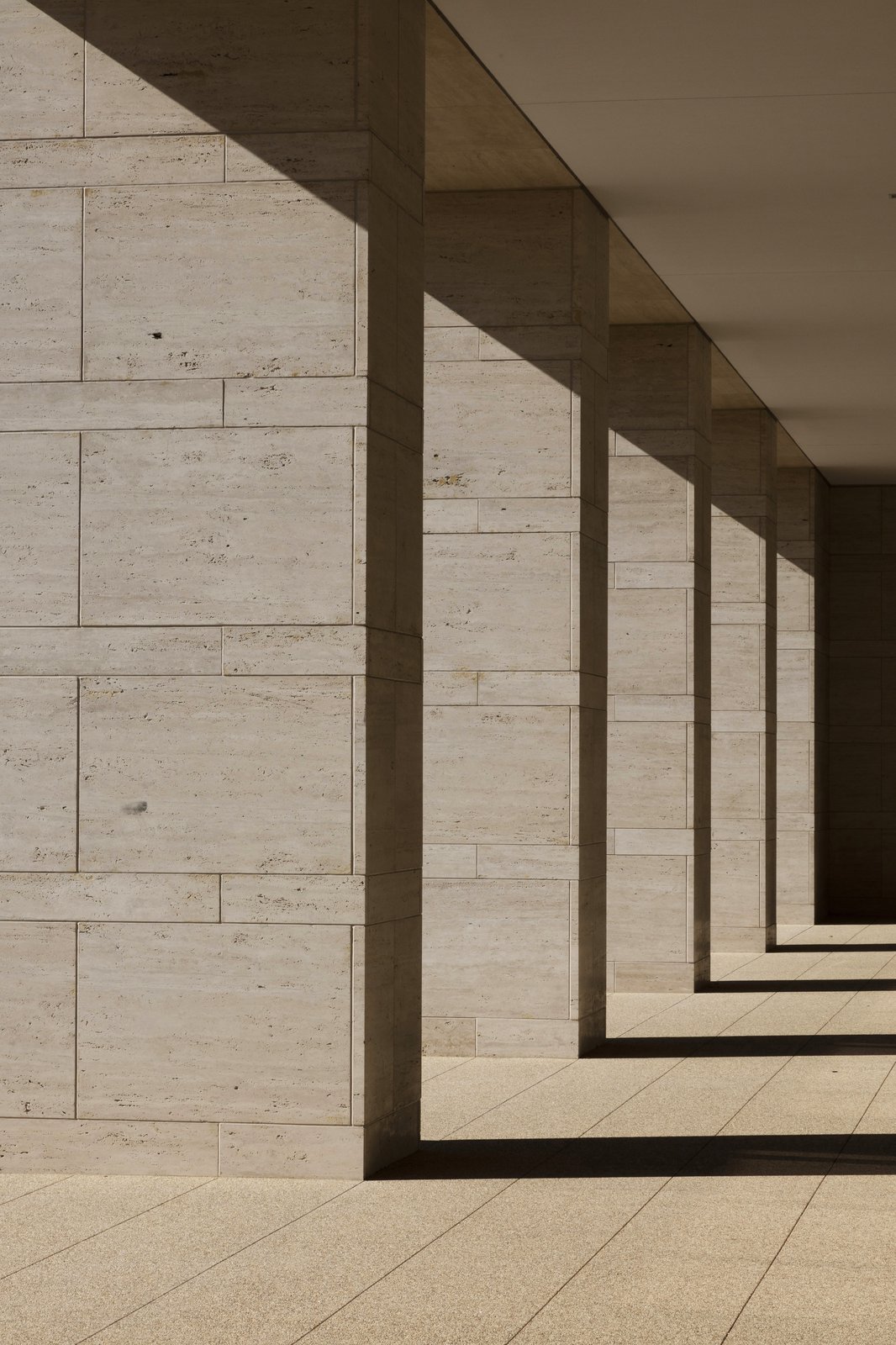 650 Newport Center Drive: PIMCO Headquarters | Pei Cobb Freed & Partners