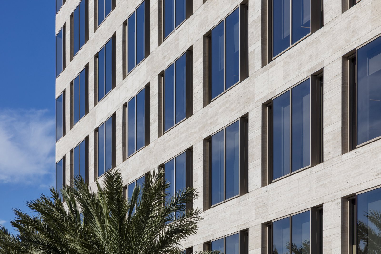 650 Newport Center Drive: PIMCO Headquarters | Pei Cobb Freed & Partners